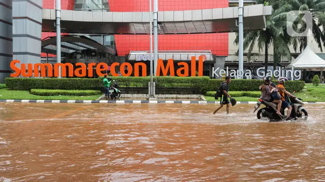 Update Banjir Jakarta: 35 RT Masih Terendam, Ketinggian Air 30 sampai ...