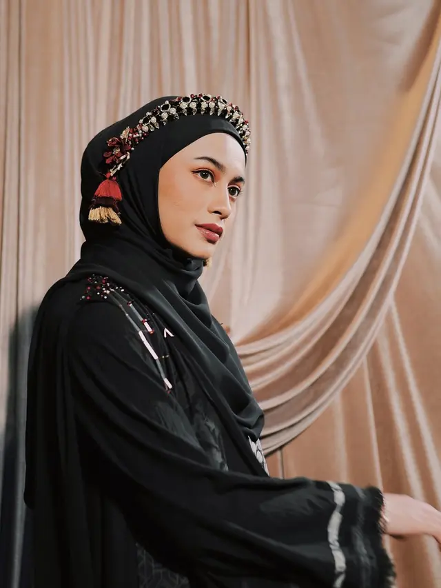 8 Gaya Sintya Marisca Jadi Model Busana Muslim, Tampil Kompak dengan ...