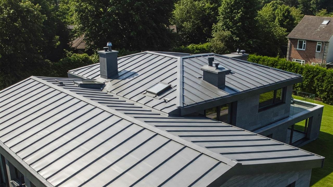 6 Model Seng Atap Rumah Terbaru 2025, Bikin Hunian Tahan Karat