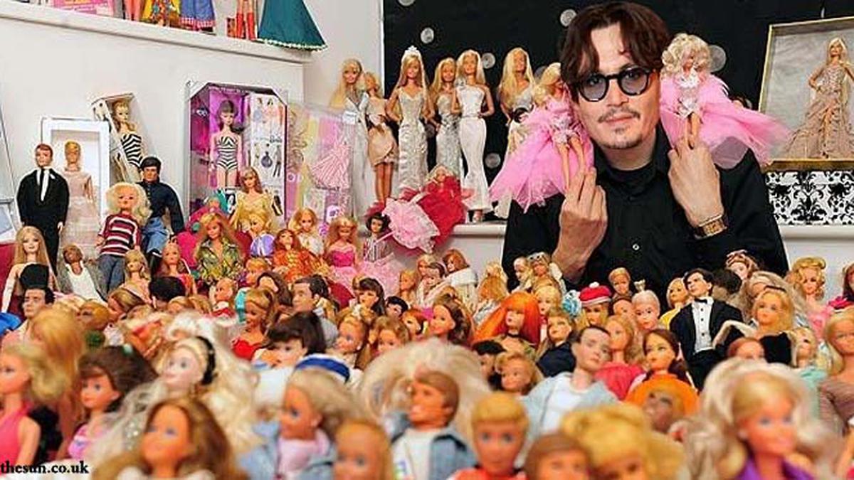 Aktor Macho dan Hot Ternyata Hobinya Koleksi Barbie - Health Liputan6.com