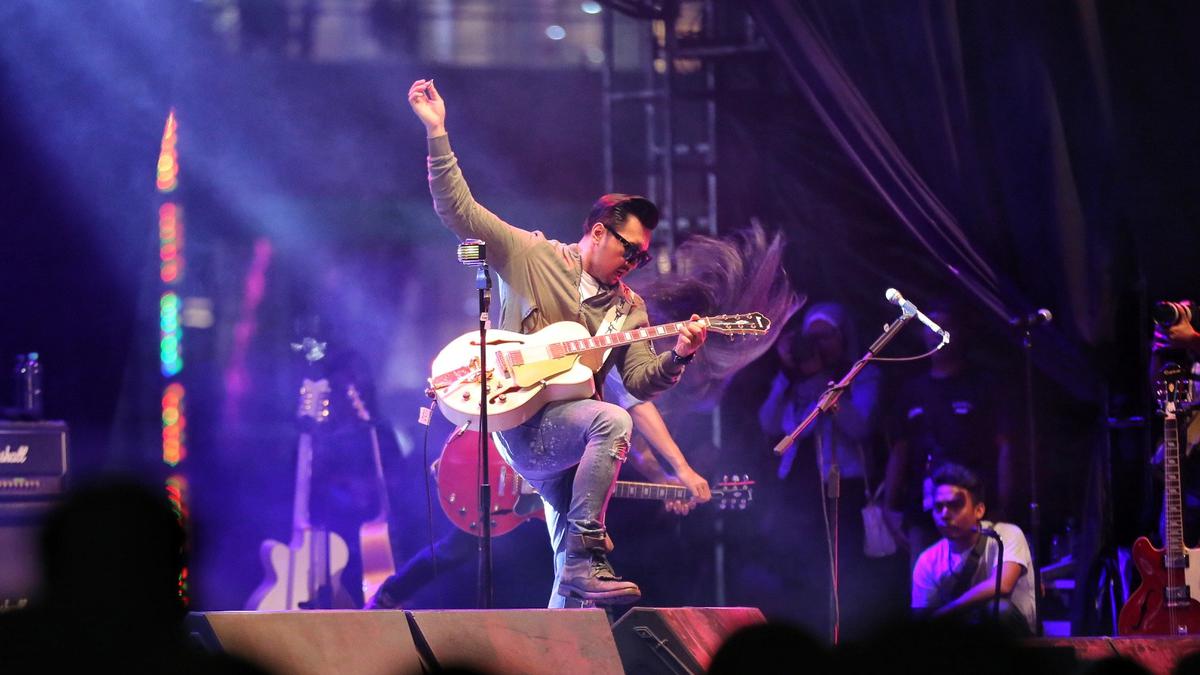 David NAIF Bocorkan Single Terbaru dari Album 7 Bidadari ...