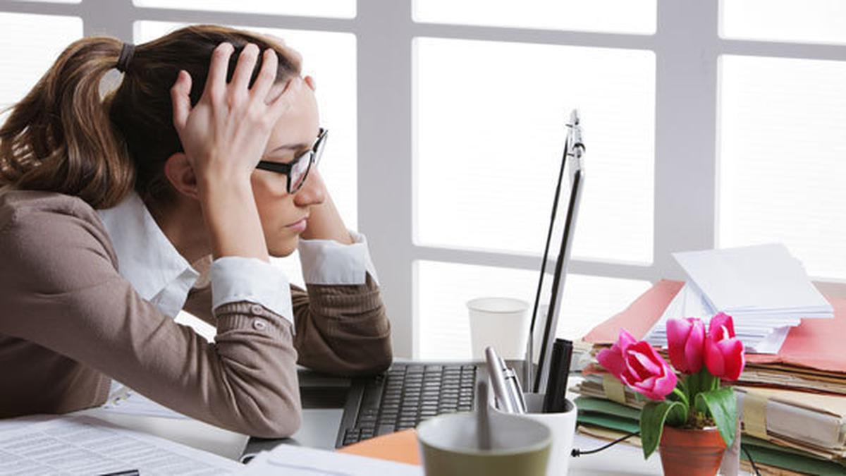 7 Tanda Kamu Terlalu Sibuk Sendiri Dengan Pekerjaan