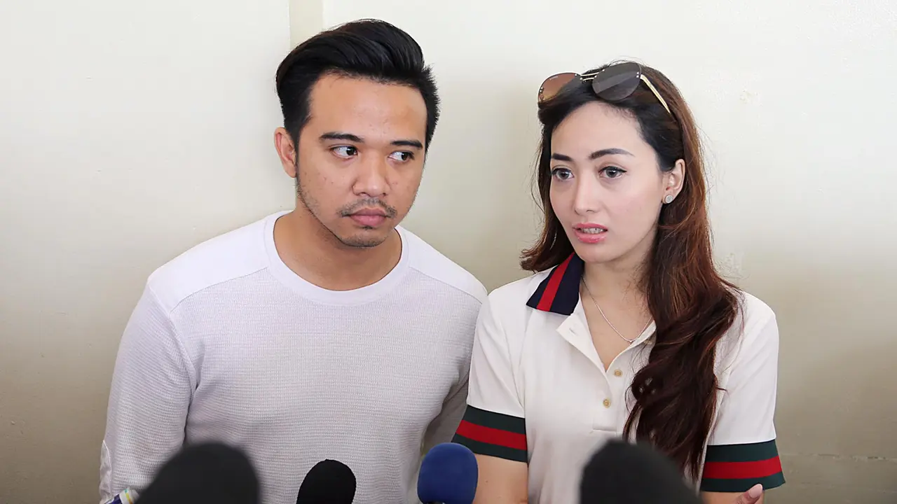 Apa Alasan Roby Geisha Ceraikan Istri Saat Valentine? - ShowBiz ...