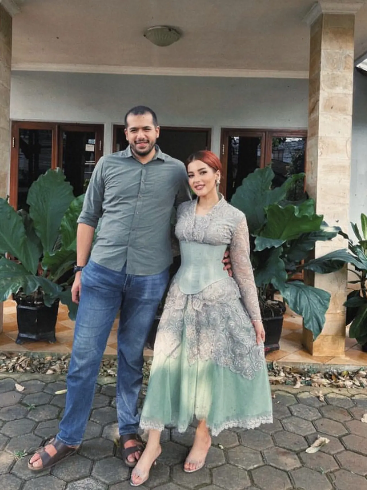 Adu Gaya Baju Lebaran Tasya Farasya dan Tasyi Athasyia, Sama-Sama ...