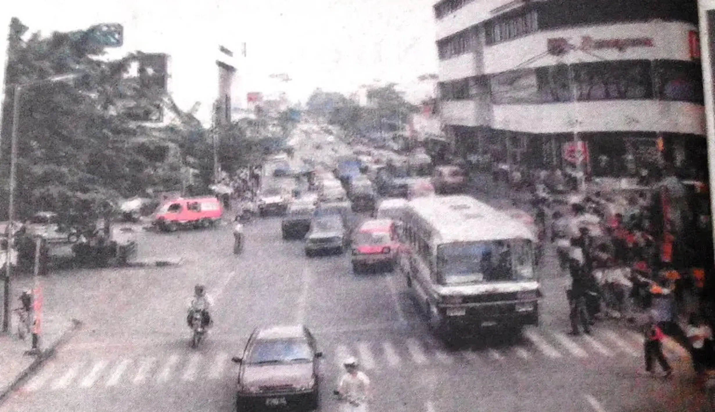 12 Potret Jalanan Bandung Era 1990an, Nostalgia di Tanah Parahyangan ...