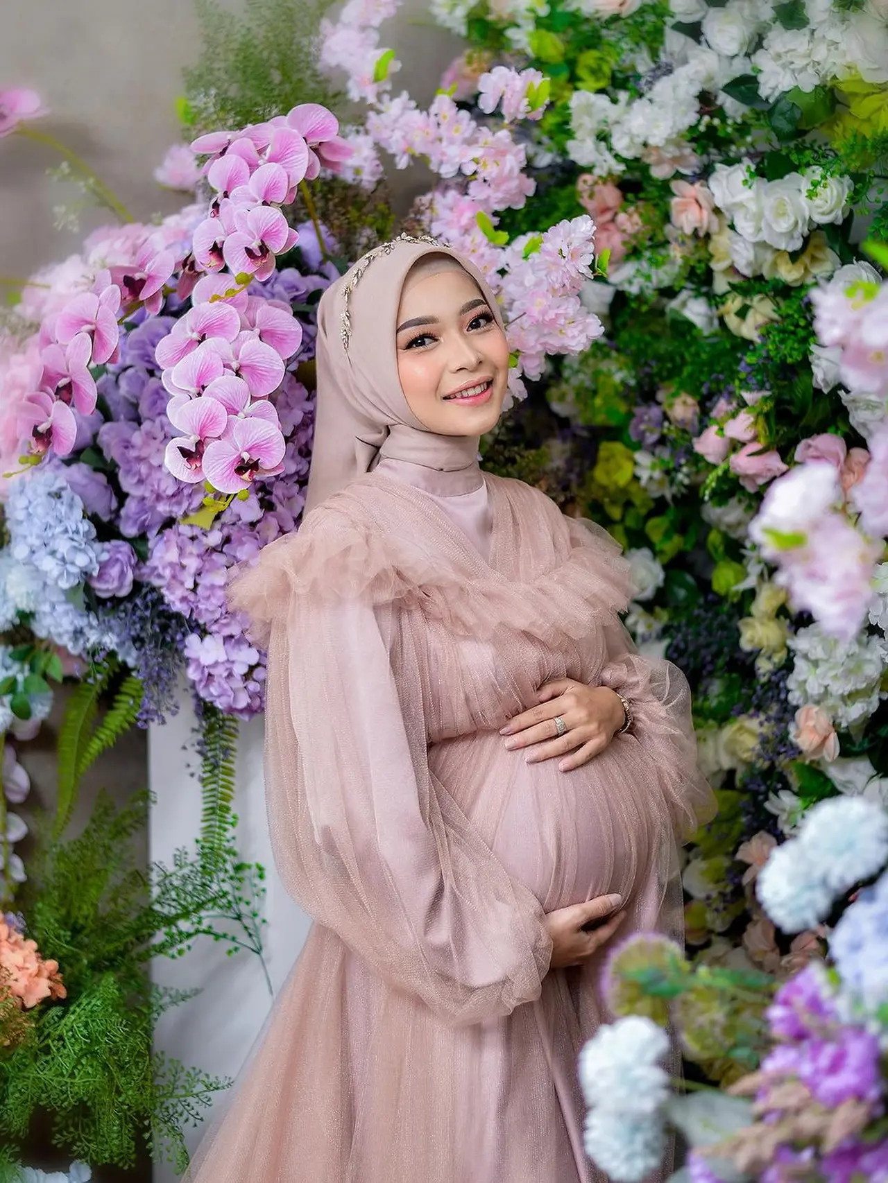 6 Potret Ikbal Fauzi Umumkan Sang Istri Hamil Anak Cowok, Novia Giana Pamer Baby Bump Kehamilan ...