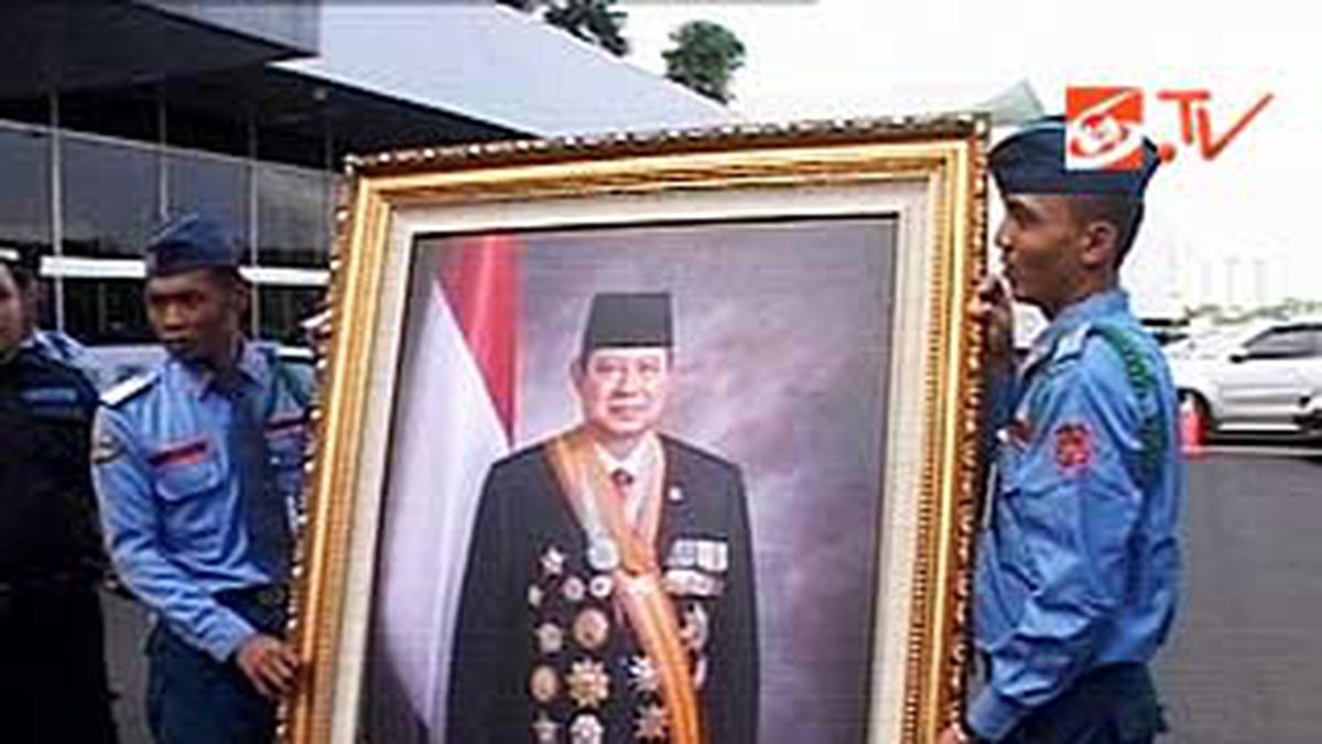 Penurunan Foto SBY adalah Pelanggaran Hukum