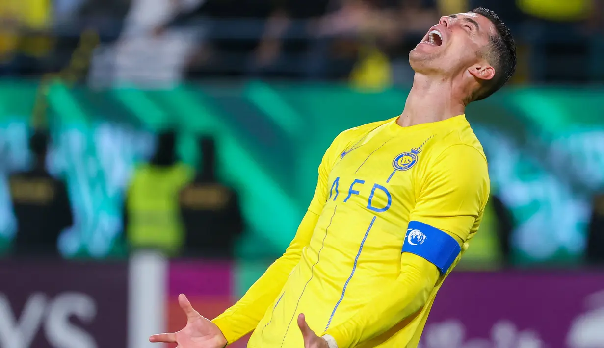 Foto: Penampakan Hernan Crespo dan Raut Kecewa Cristiano Ronaldo di ...