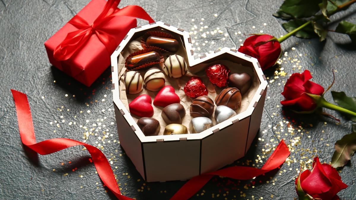 Ini Alasan Bunga Mawar dan Cokelat Identik Jadi Hadiah di Hari ...