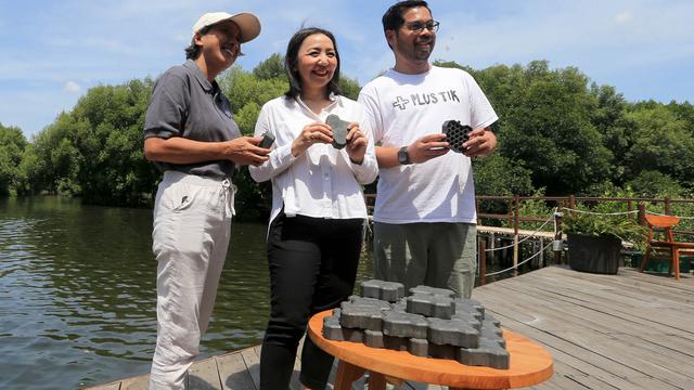 Ada 100.000 Paving Block Hasil Daur Ulang Koper di Taman Wisata Alam ...