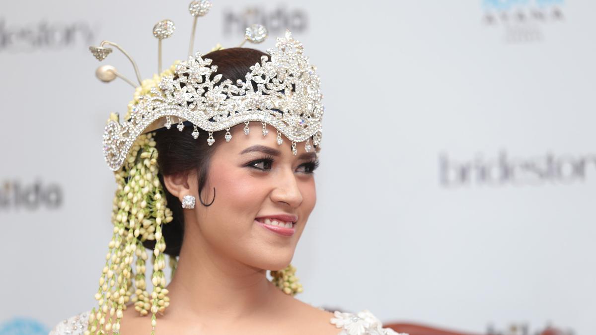 Makeup dan Gaya Rambut Raisa yang Memesona di Hari Pernikahannya ...
