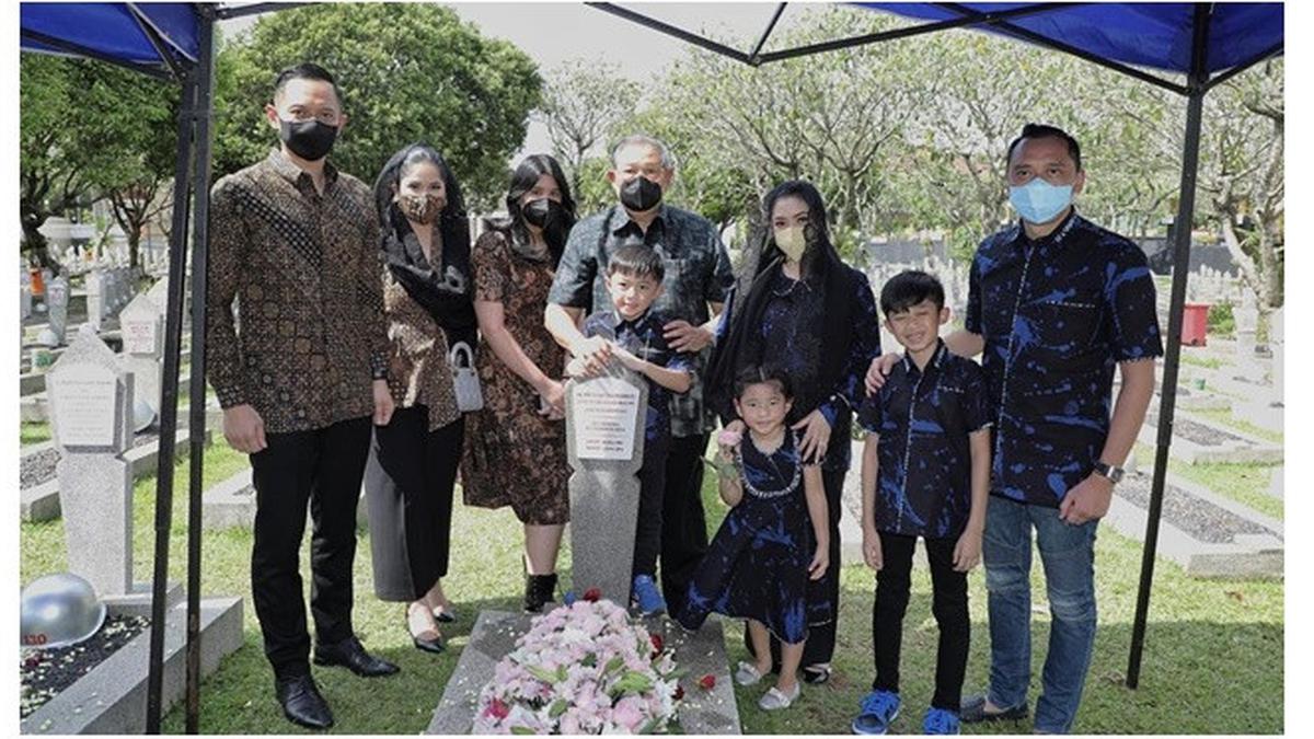 Jelang Ramadan, Ini 6 Momen SBY Kunjungi Makam Ani Yudhoyono - Hot ...