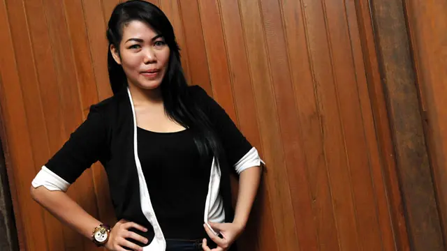 Tanggapan Istri Krisna Mukti, Roro Fitria Lapor Polisi - ShowBiz Liputan6.com