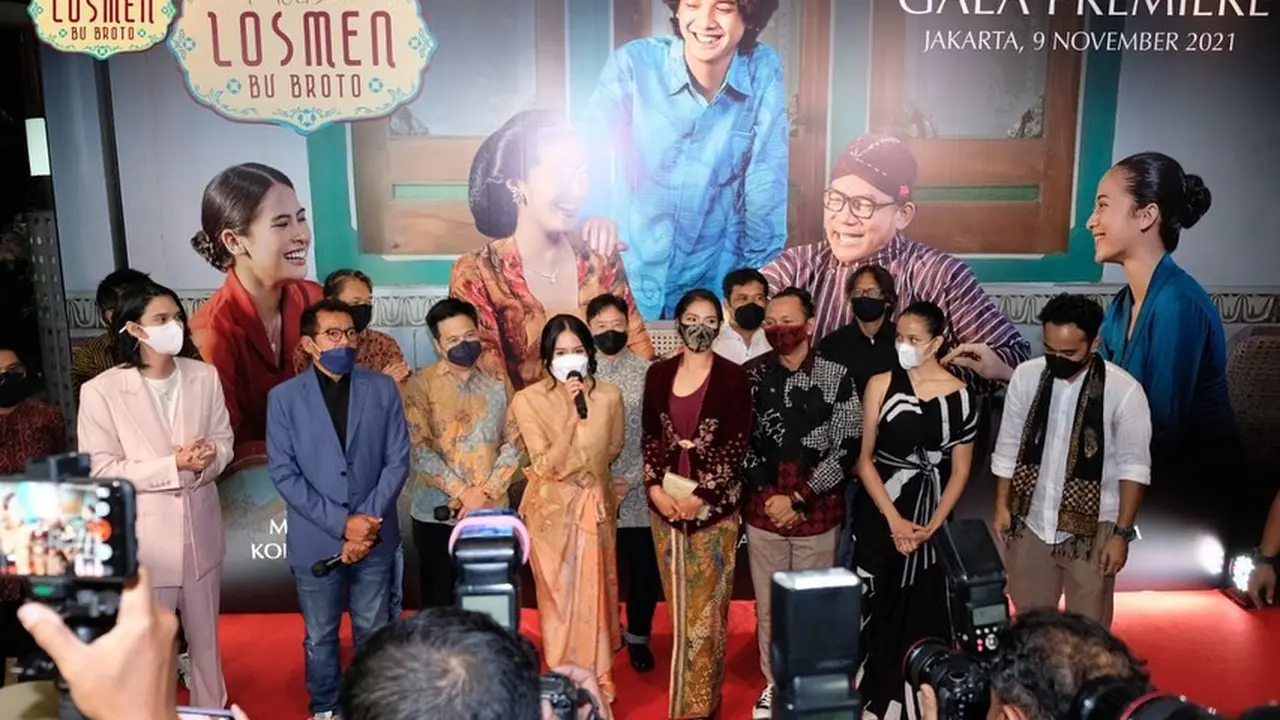 Diadaptasi dari Serial TV Lawas, Ini 6 Potret Gala Premiere Film Losmen ...