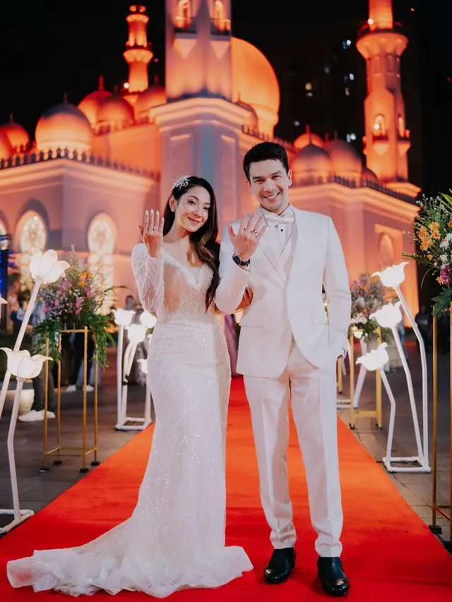 6 Potret Dinda Kirana dan Jonathan Frizzy Menikah di Takdir Cinta yang Kupilih SCTV, Penuh ...