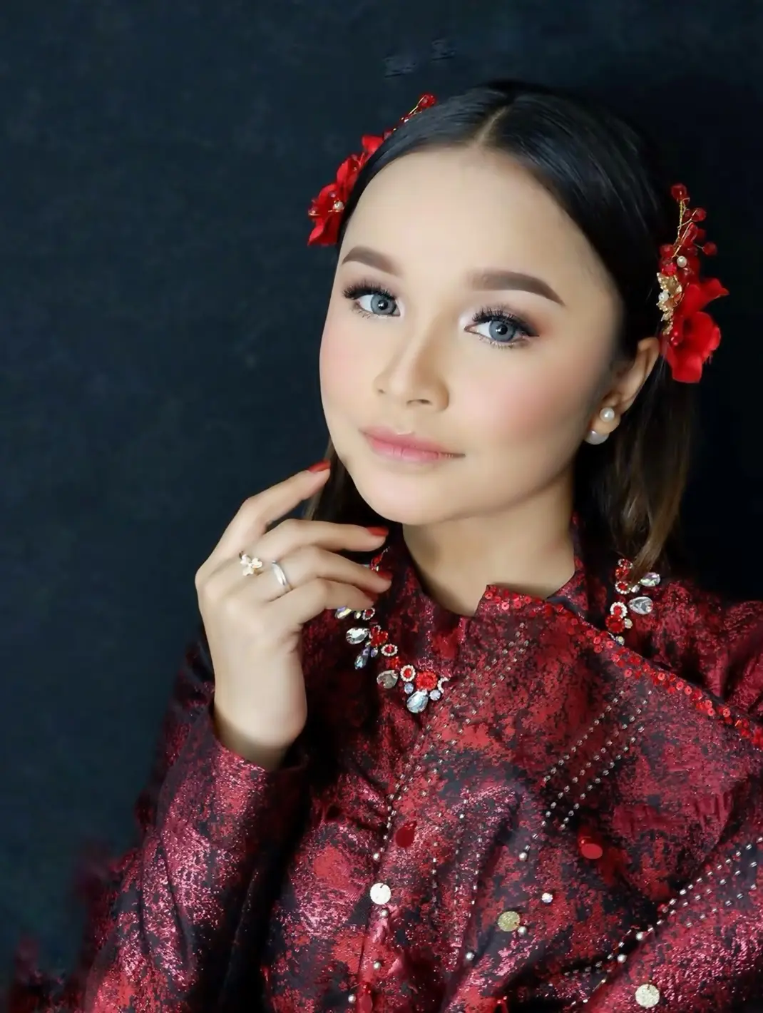 FOTO: Gaya Tasya Rosmala Dalam Balutan Gaun Merah, Makin Memesona ...