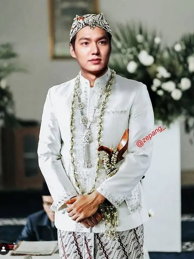 6 Editan Foto Jika Seleb Dunia Pakai Baju Tradisional Indonesia, Tampak ...