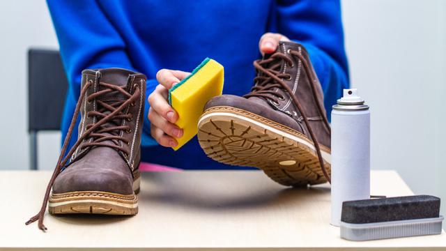 4 Cara Mencuci Sepatu yang Benar Agar Tidak Mudah Rusak - Fashion ...