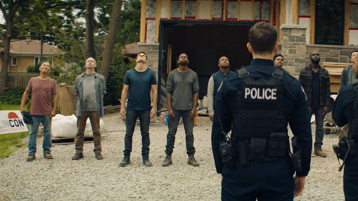 Jadi Film Terpopuler, Code 8 Tayang di Klik Film - ShowBiz Liputan6.com