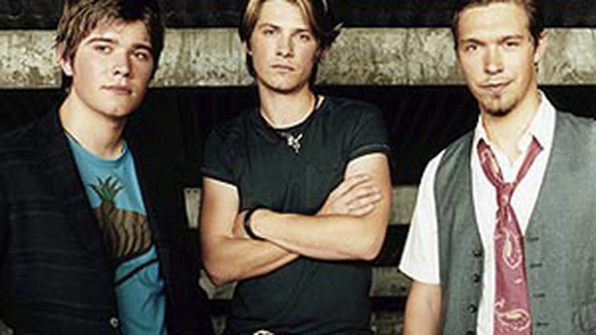 Hanson Perkenalkan Lagu Terbaru