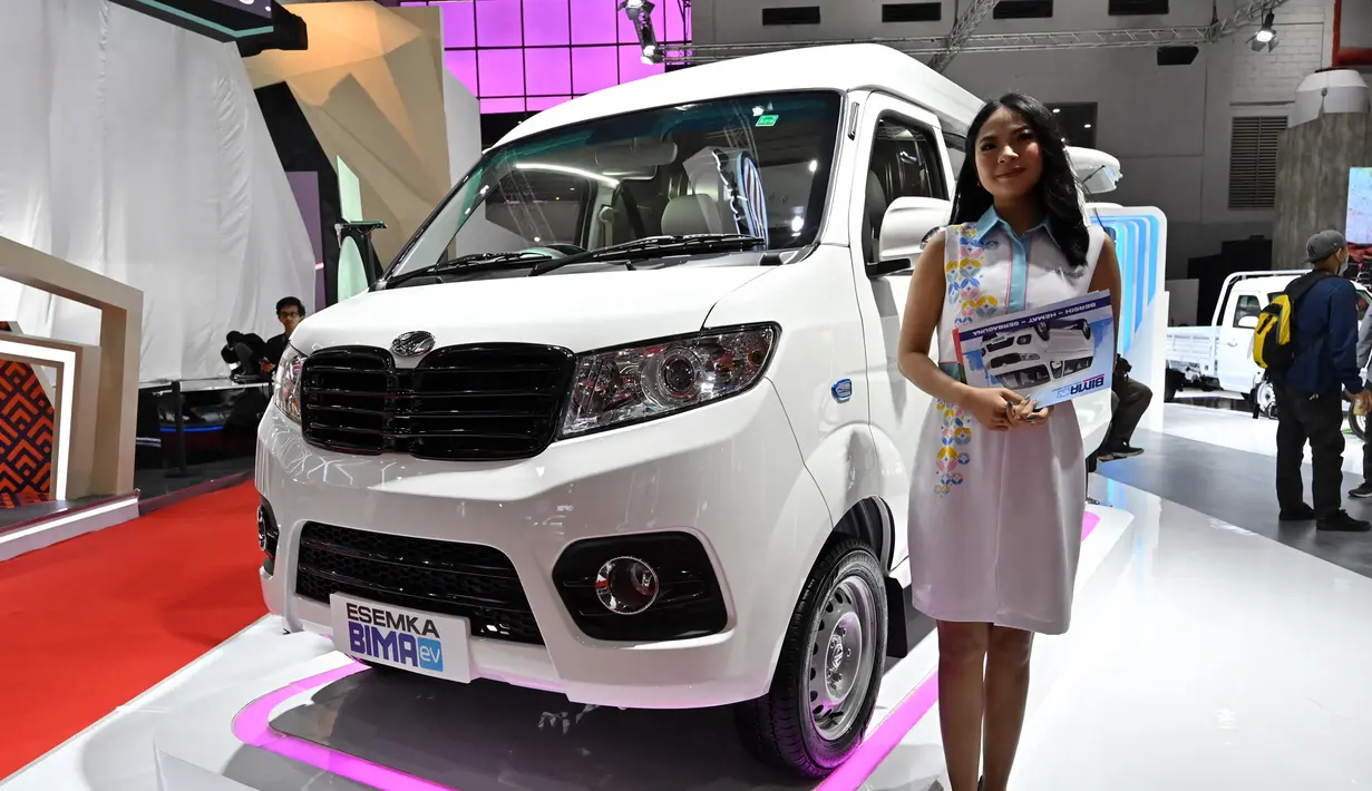 Jokowi Buka IIMS 2023, Mobil Listrik Esemka Bima EV Curi Perhatian ...