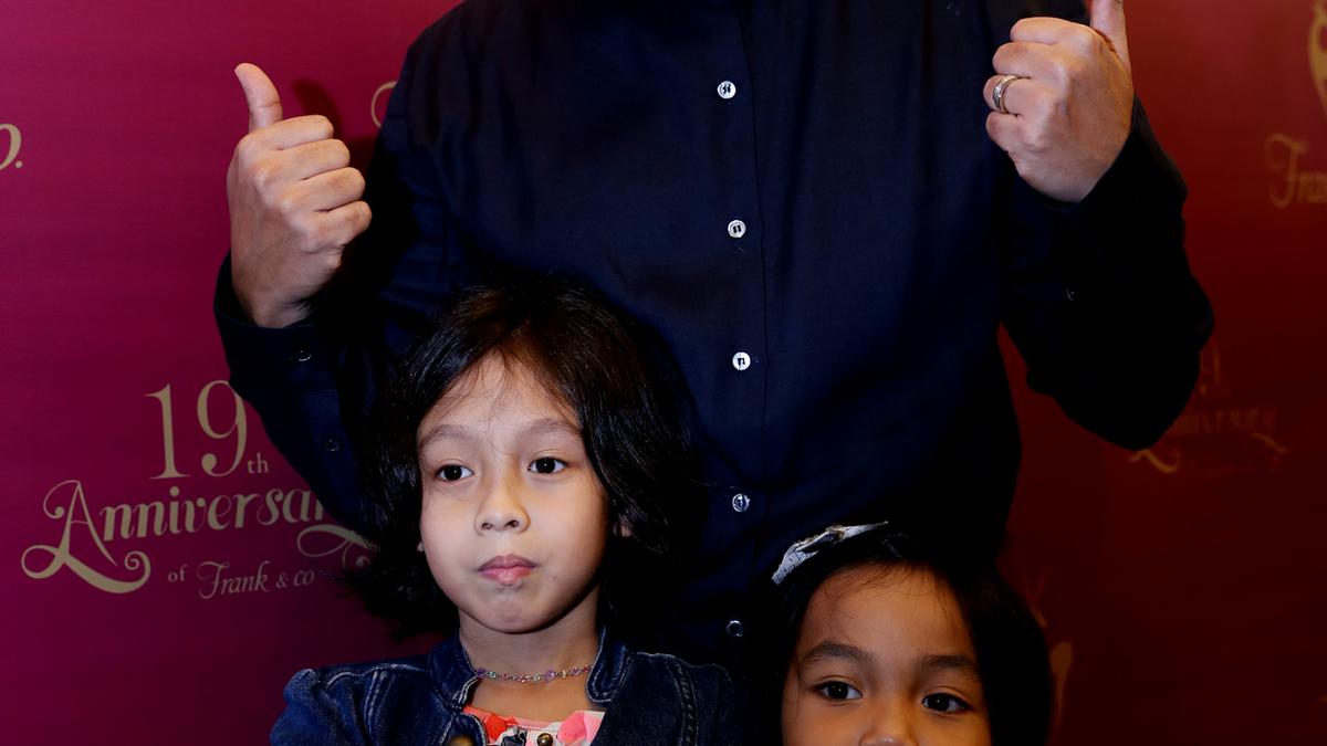 Udjo Project Pop Nikmati Merawat Anak - Entertainment Fimela.com