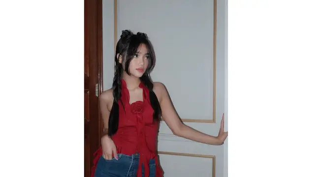 7 Gaya Stylish Fuji saat Nonton Konser Bruno Mars, Seru Bareng Bestie - Hot Liputan6.com