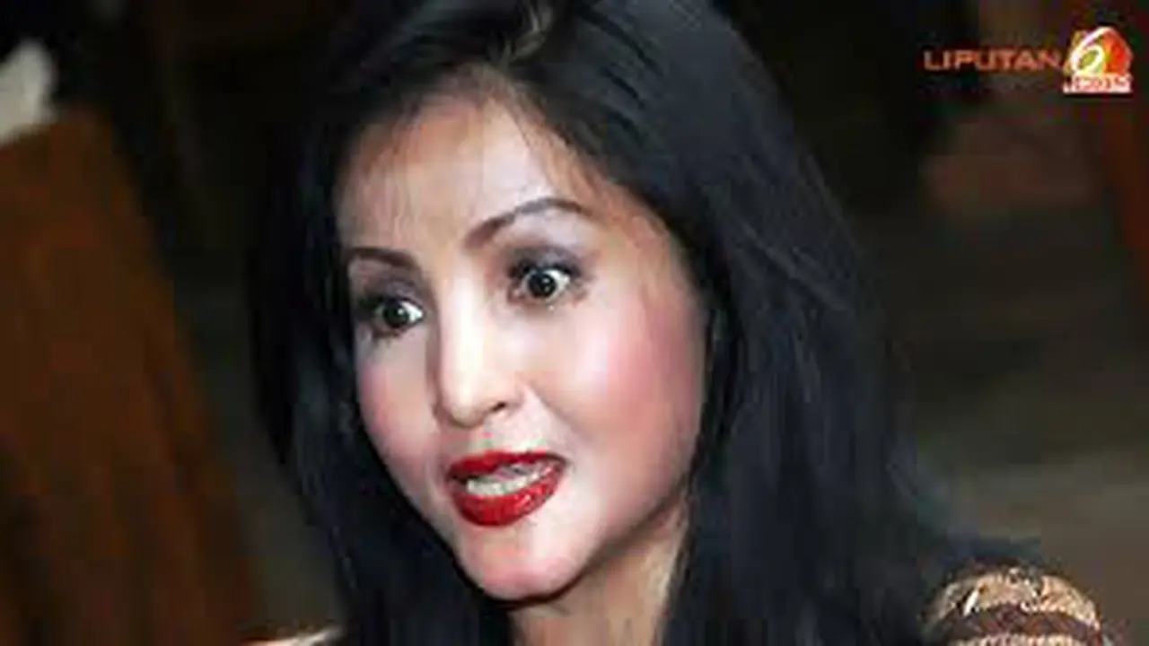 Machica Mochtar: Farhat Abbas Dan Regina Tak Layak Nyaleg - ShowBiz ...