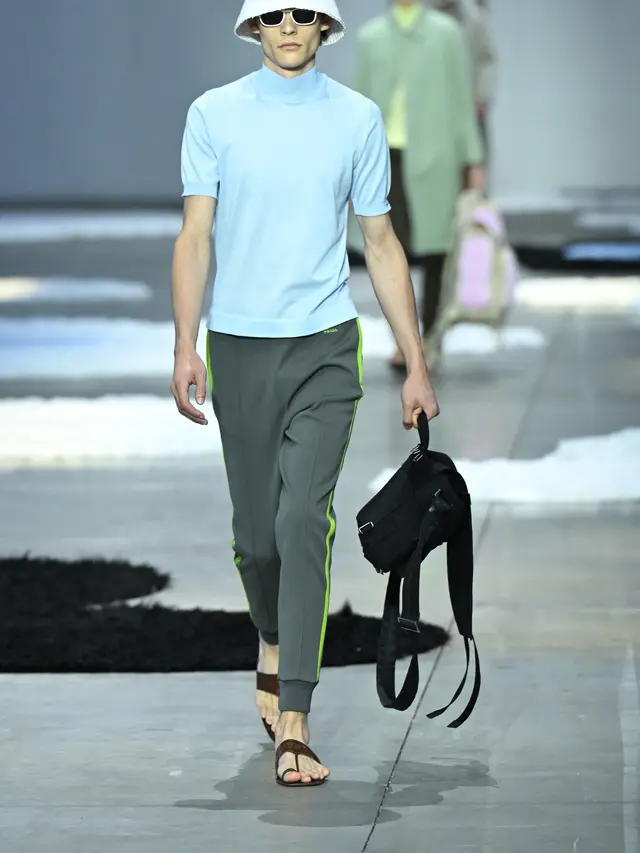 Pengakuan Prada tentang Sandal Jepit Cantik Seharga Hampir Rp20 Juta ...