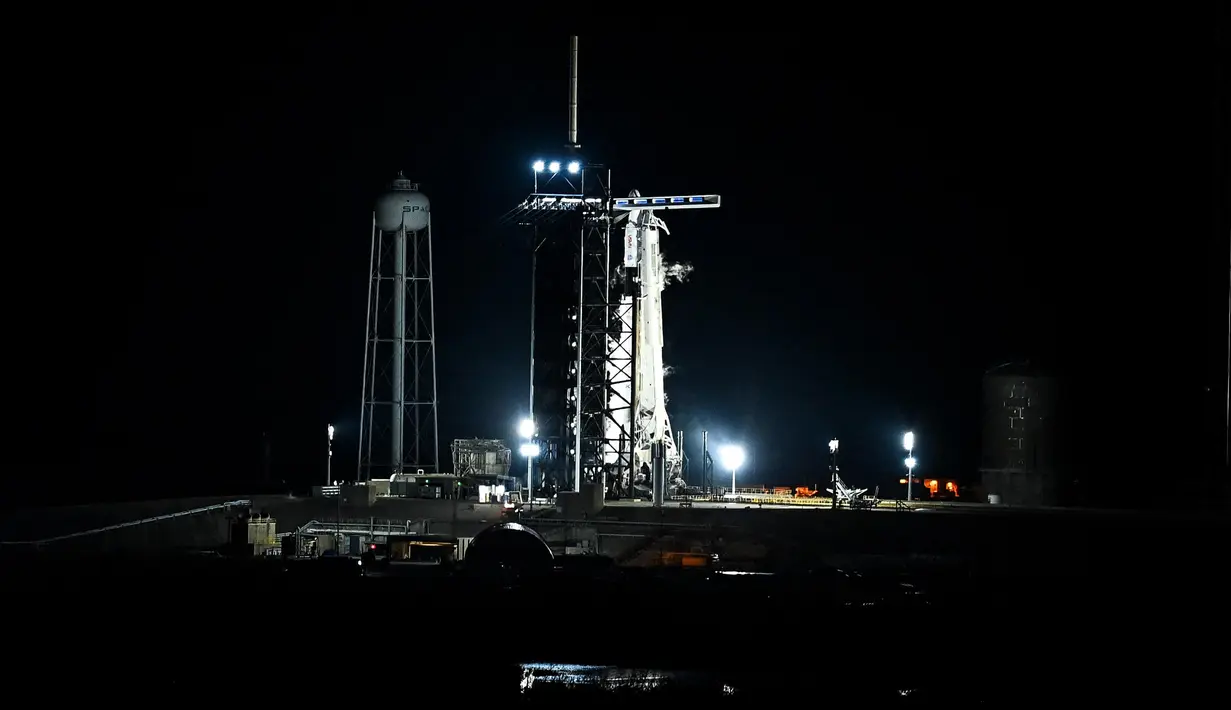 Perusahaan Roket Elon Musk, SpaceX Luncurkan Kru ISS untuk NASA - Foto Liputan6.com