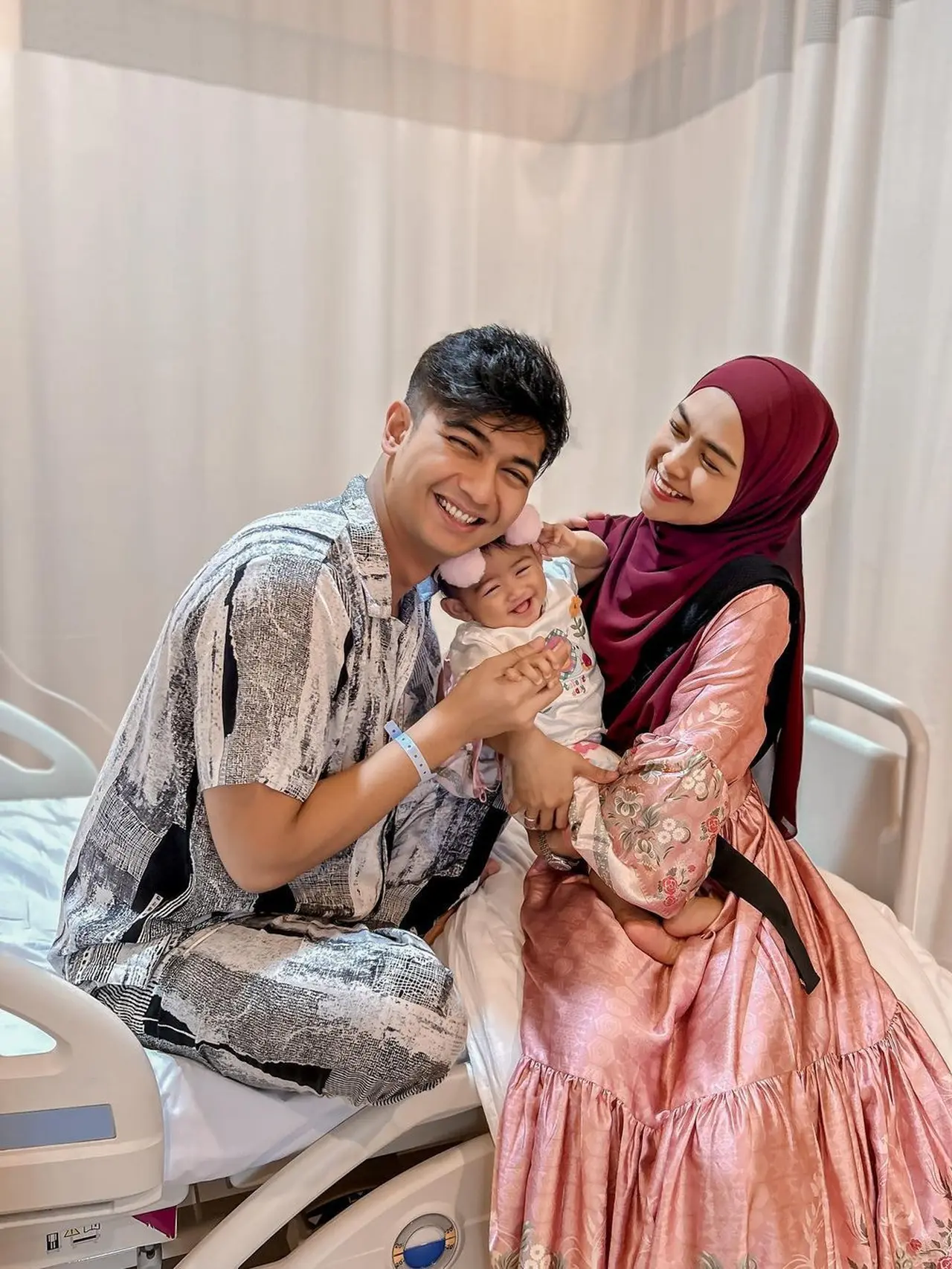 6 Potret Ria Ricis dan Baby Moana, Dari Pose Pakai Kacamata Hitam di ...