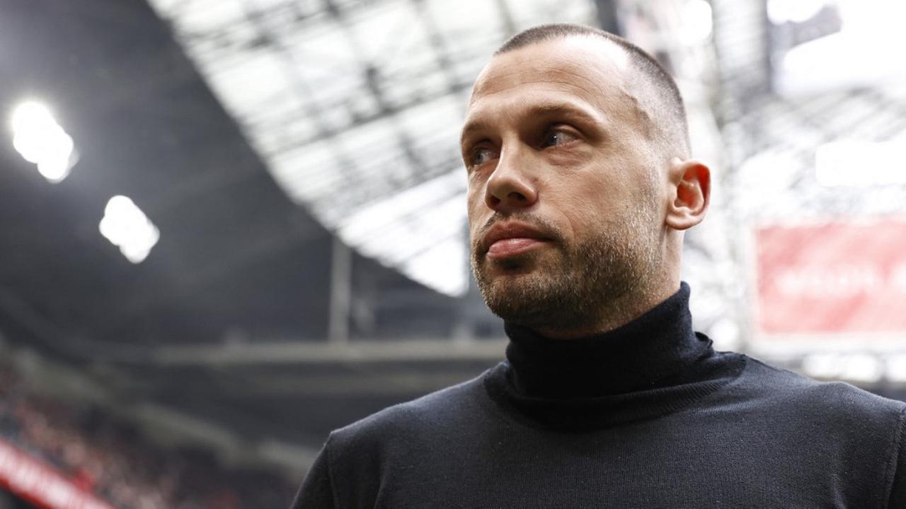 Mengenal Johnny Heitinga: Pelatih Baru Ajax Keturunan Maluku yang ...