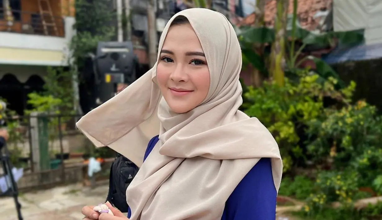 Gaya Bella Bonita Kekasih Denny Caknan Pakai Hijab, Jadi Model Sejak ...