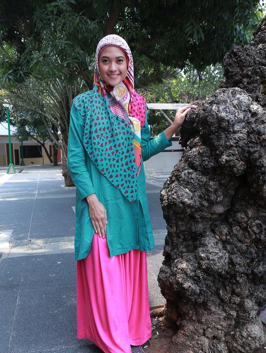 Adaptasi Adhitya Putri Sebagai Muslimah dengan Berhijab - Photo Fimela.com