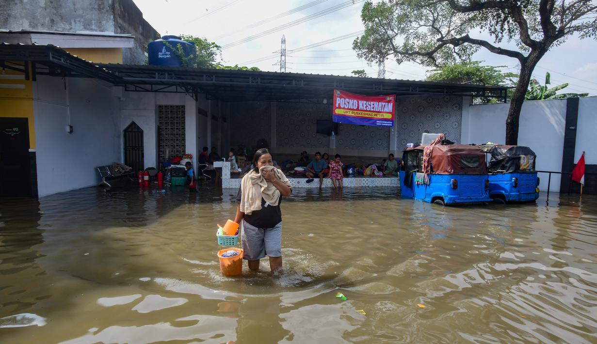 Banjir Genangi Sejumlah Wilayah di Kota Tangerang Banten