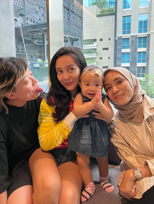 Bersahabat Sejak Penyanyi Cilik, Berikut Potret Kekompakan Dea Ananda, Leony dan Enno Lerian ...