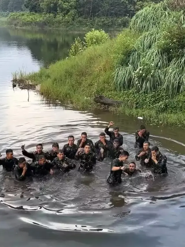 7 Potret Daffa Wardhana Ikut Latihan Militer Kopassus, Antusias Pakai ...