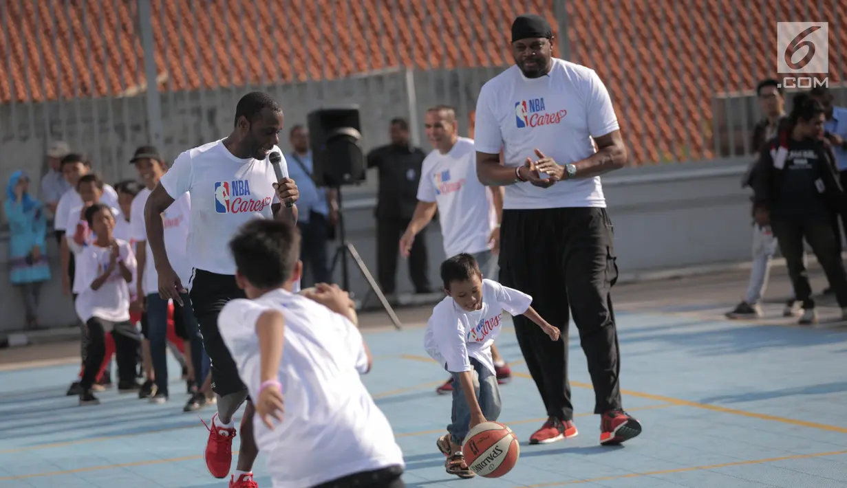 PHOTO: Mantan Pemain NBA Sam Perkins Gelar Coaching Clinic Basket di ...