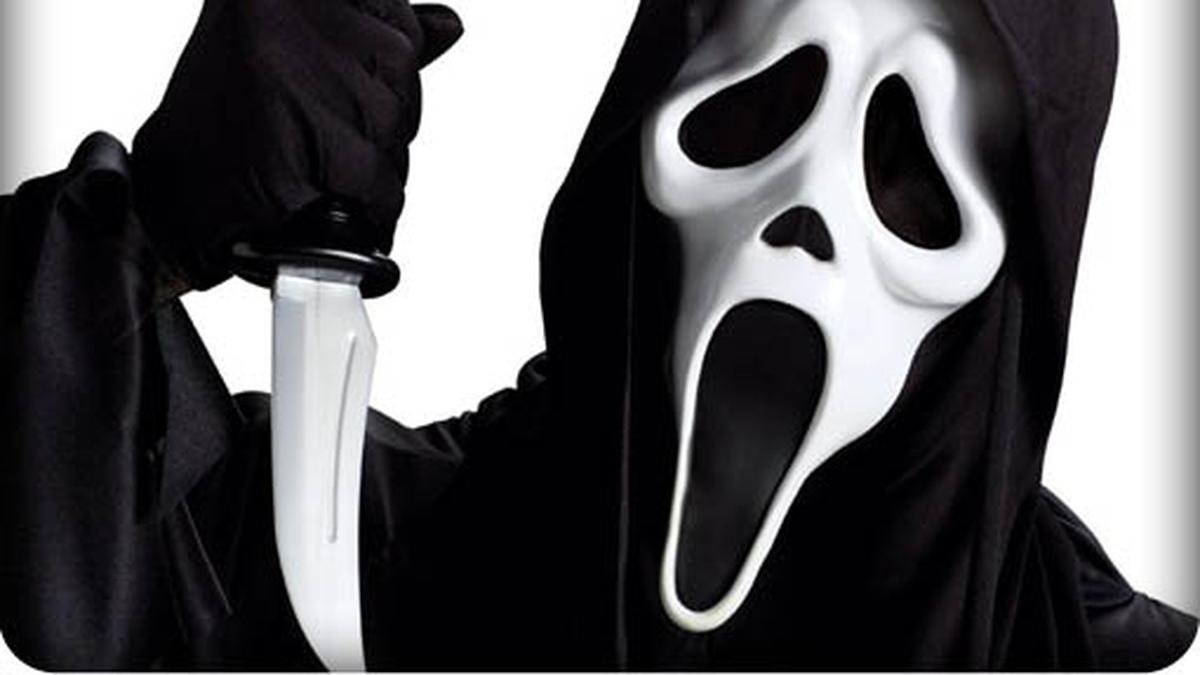 Buang Topeng Lama, Serial Scream Siapkan 'Kulit Manusia' - ShowBiz ...