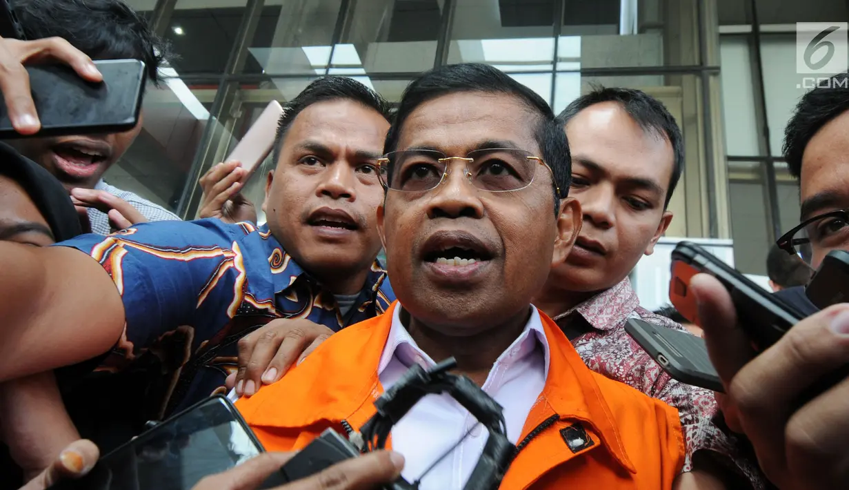 FOTO: Setelah Ditahan, Idrus Marham Jalani Pemeriksaan Perdana KPK ...