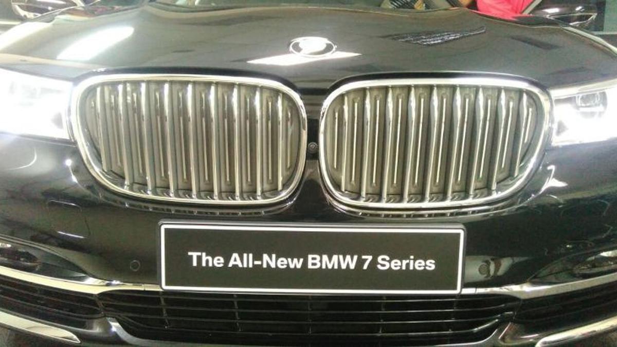 BMW 7-Series Adopsi Grill Aktif, Apa Maksudnya?