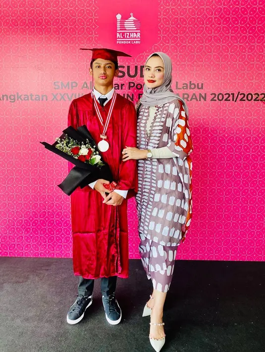 Cantiknya Ade Maya Mantan Istri Ibnu Jamil yang Jarang Tersorot ...