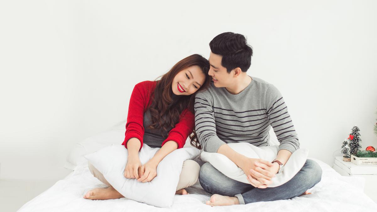 5 Tanda Kamu dan Dia Sebenarnya Saling Suka - Relationship Fimela.com
