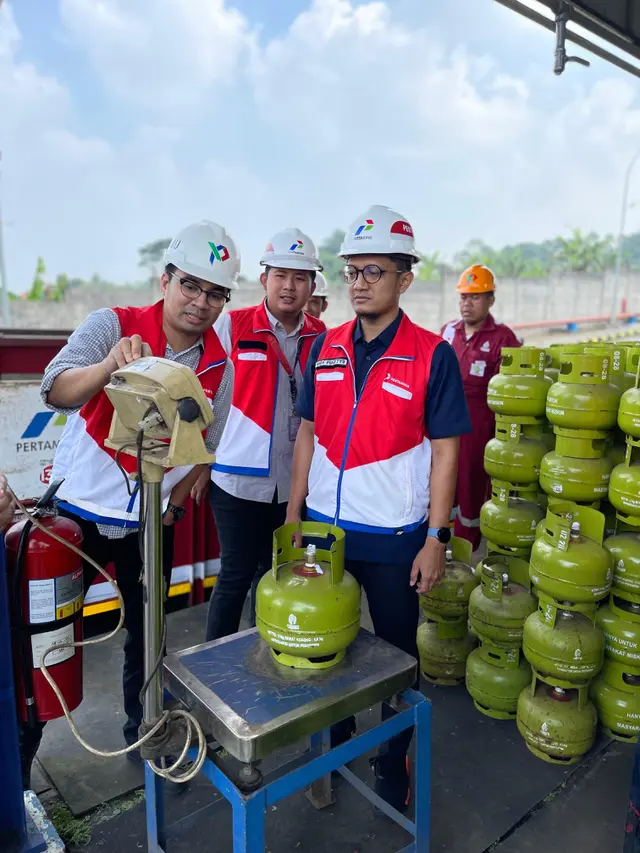 Pertamina Patra Niaga Awasi Pengisian LPG di SPBE dan SPPBE di Wilayah ...