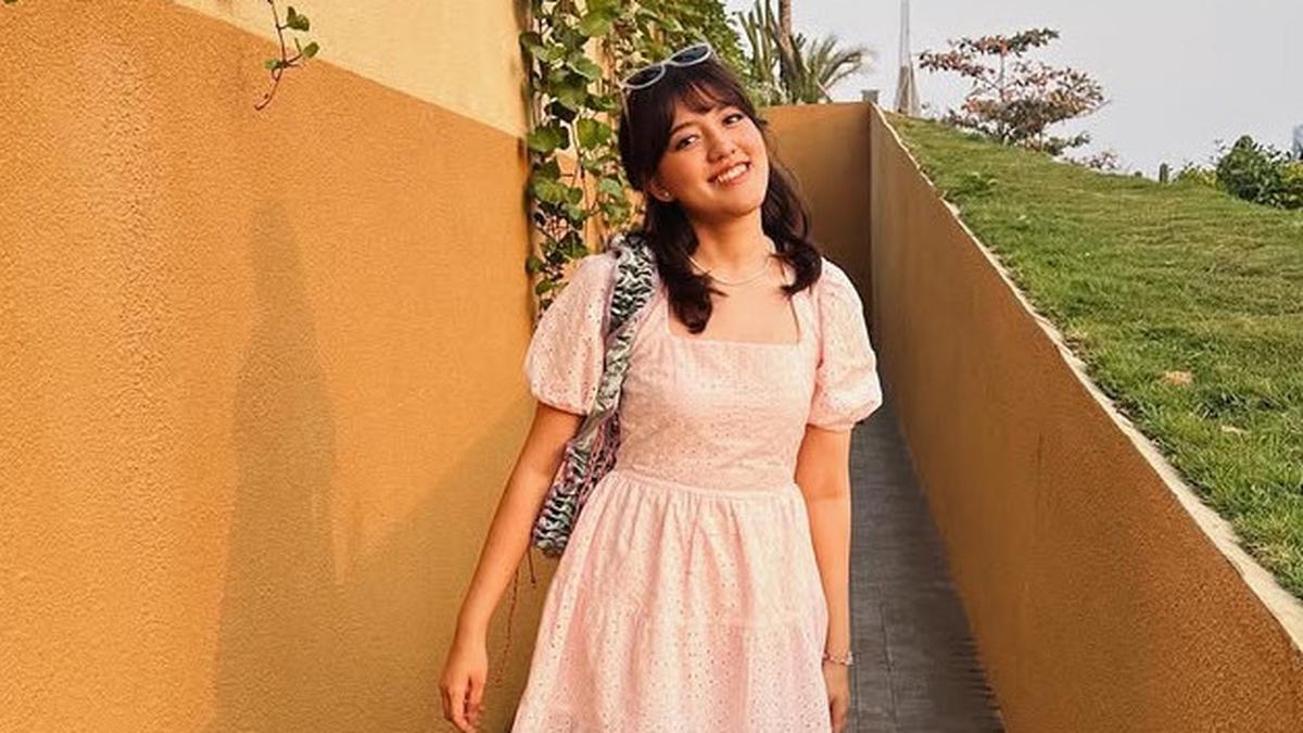 6 Outfit Demure Ify Alyssa Kenakan Mini Dress, Bisa Jadi Inspirasi