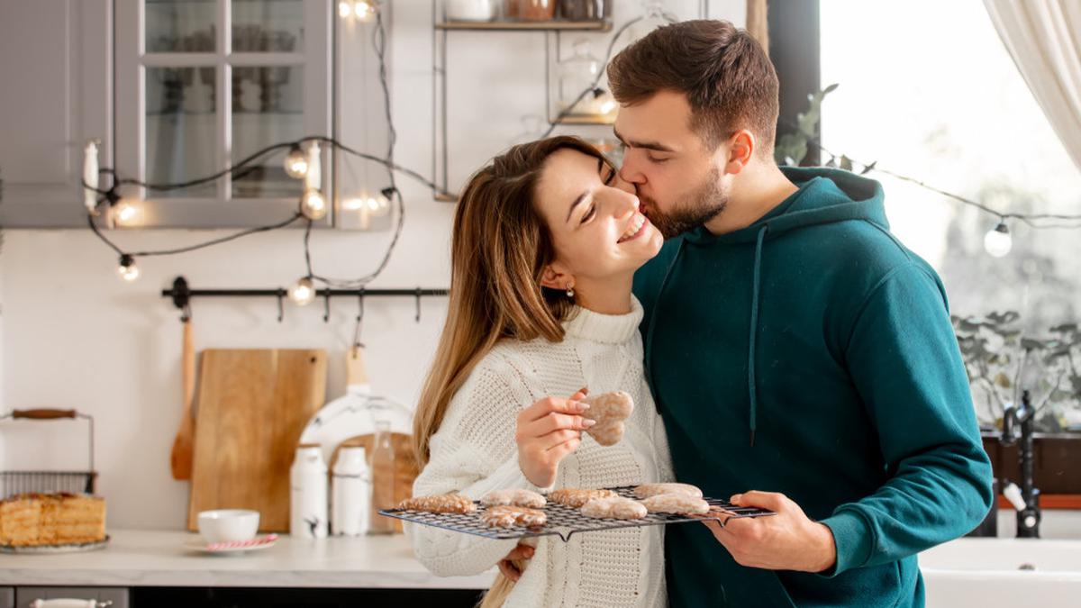 5 Tanda Pasanganmu Sosok yang Setia - Relationship Fimela.com