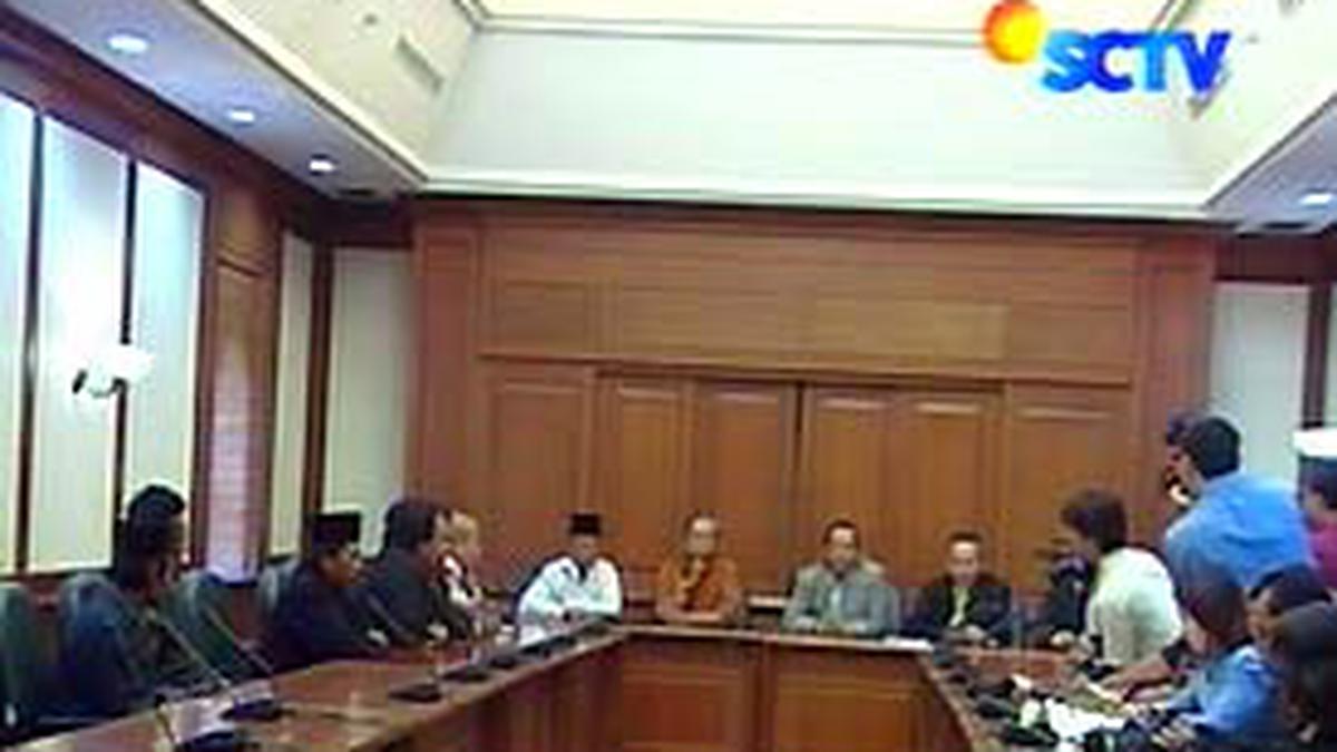 Warga Alas Telogo Bertemu Gus Dur - News Liputan6.com