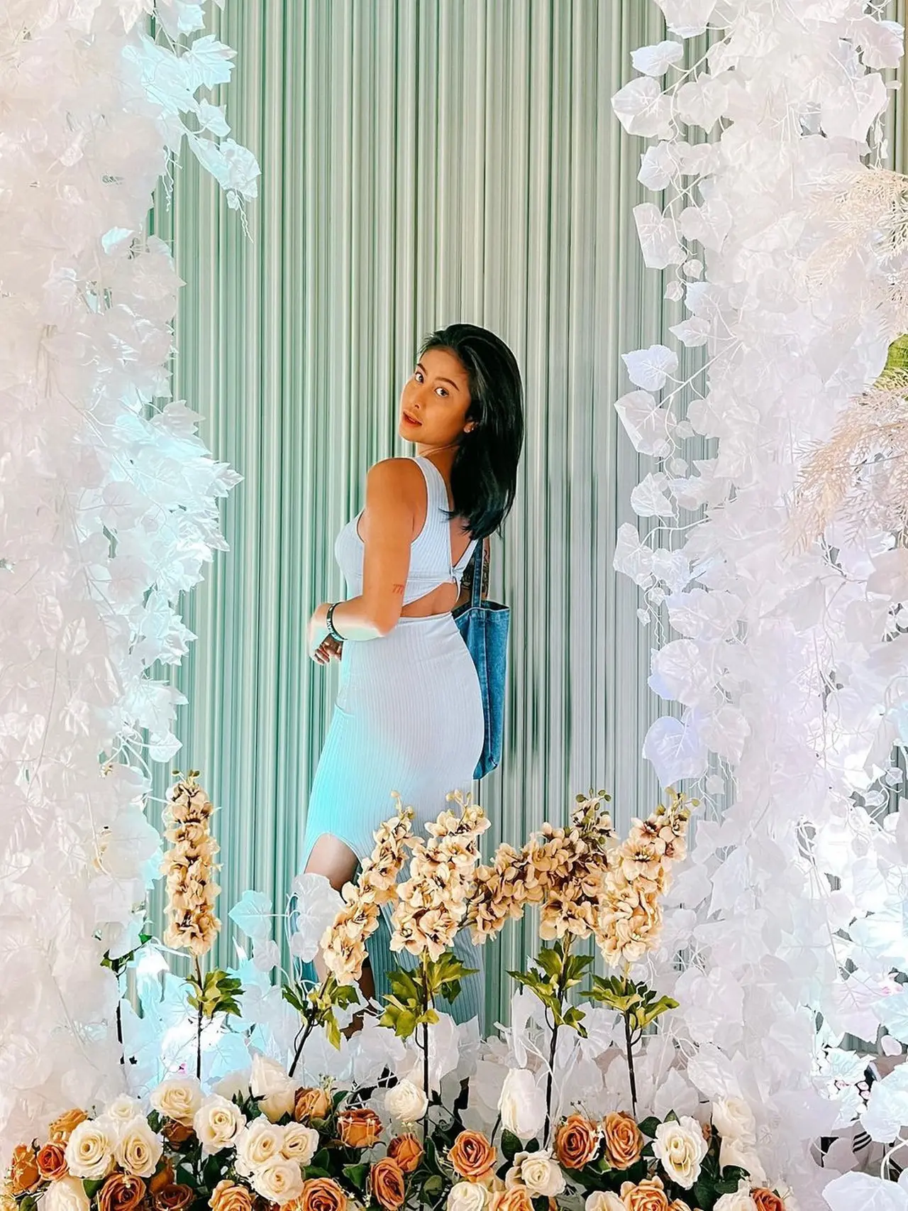 7 Unggahan Terakhir Instagram Awkarin, Kini Ganti Akun Relakan 7,9 Juta ...