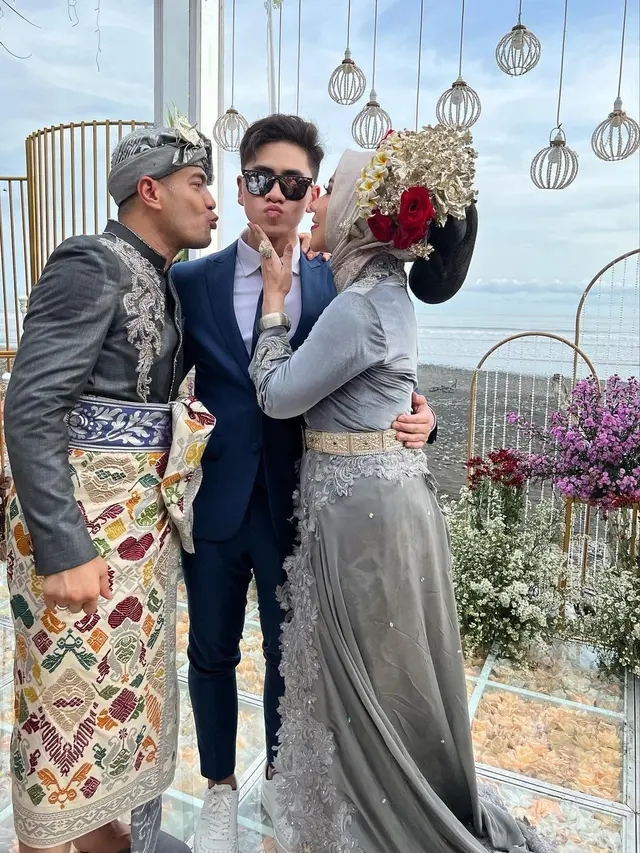 6 Momen Pernikahan Venna Melinda dan Ferry Irawan, Kental Adat Bali - Hot Liputan6.com