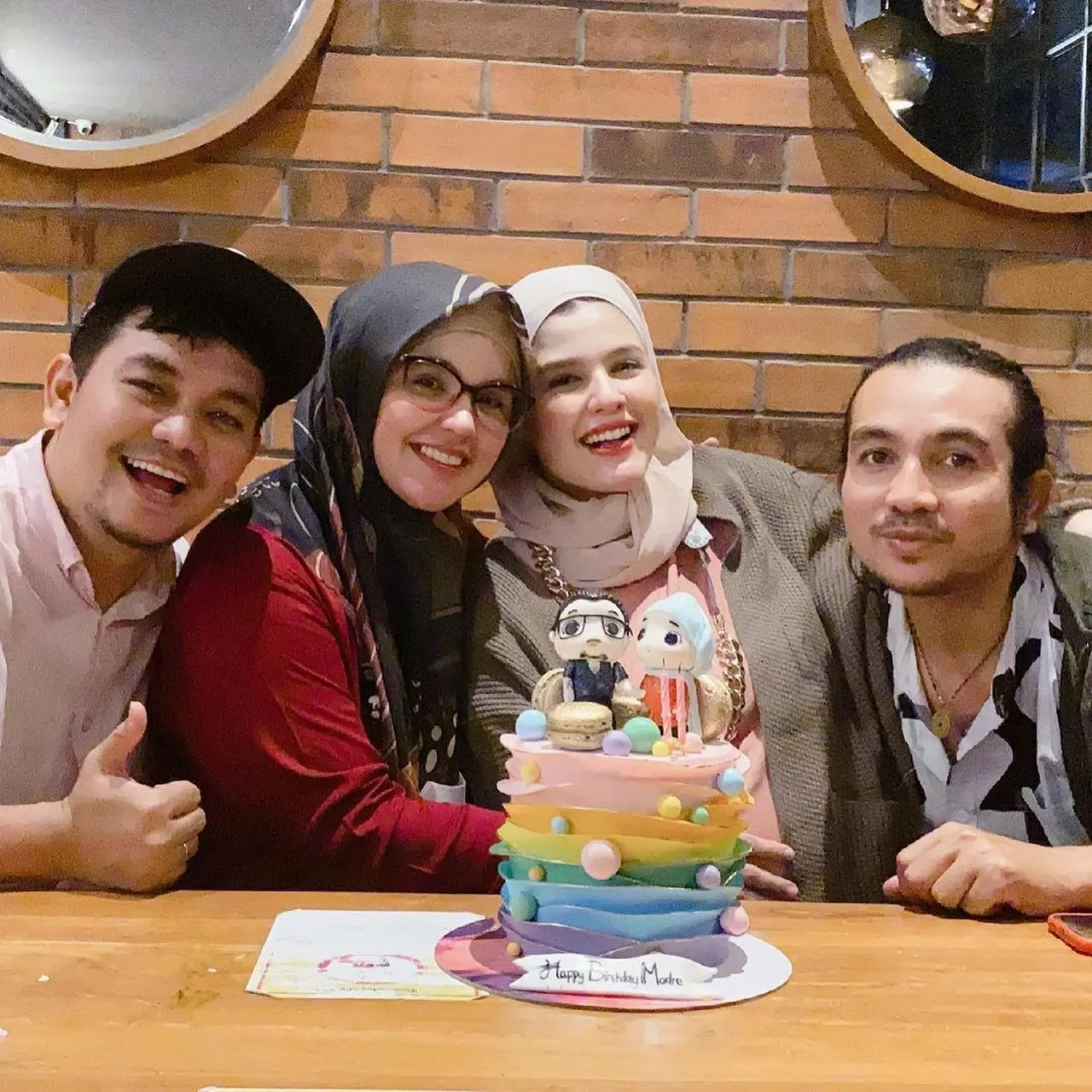 Bersaudara, Ini 6 Potret Kebersamaan Istri Indra Bekti dan Komo Ricky ...